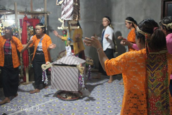 Meeting the Dayak people in Borneo - journey in East Kalimantan | Time ...